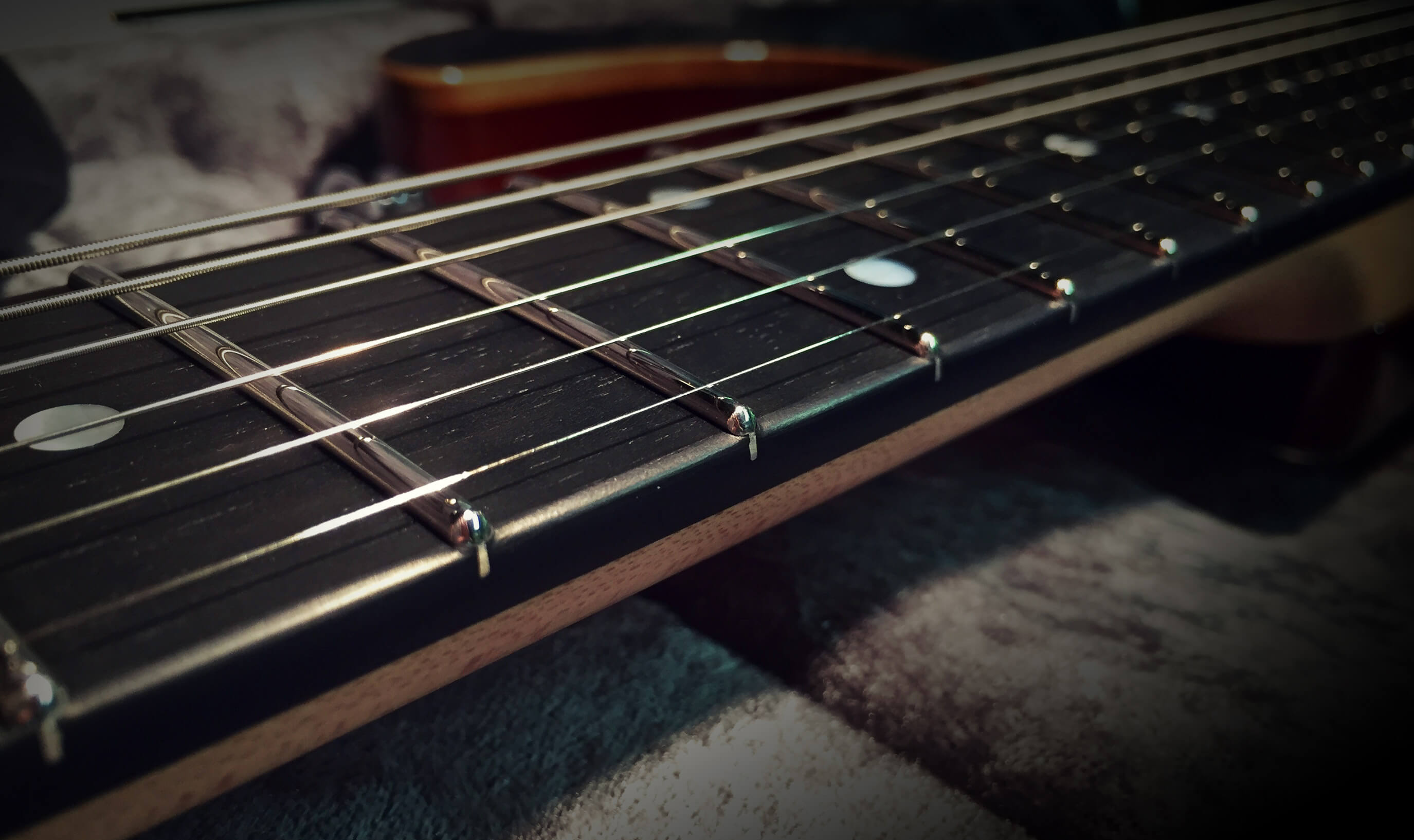 Hellcat Deluxe - forged for hard rock and metal music